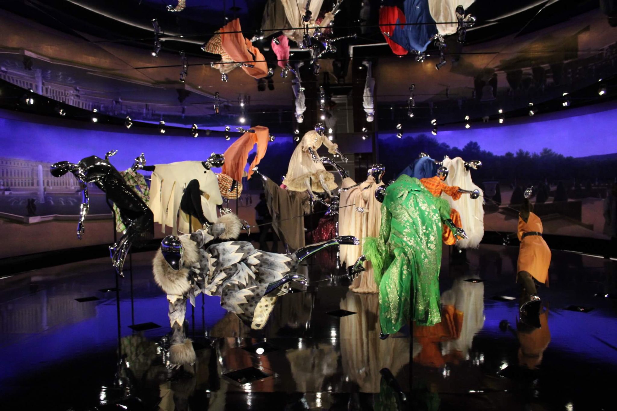 Review: “In America: An Anthology Of Fashion” - MANIC METALLIC